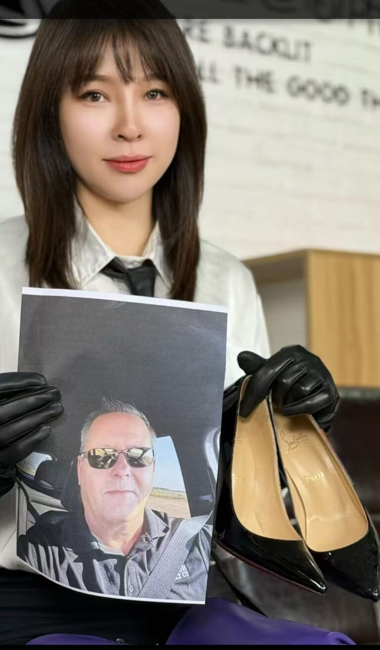 感谢：Daniel Frederick Unroe – Oriental Boots Lady – 东方长靴女神 专注长靴时尚｜大腿靴 / 过膝靴 / 及膝靴高清视频｜皮手套搭配指南