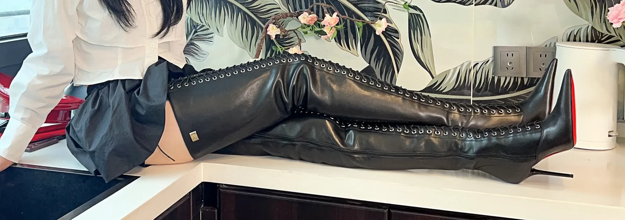 Oriental Boots Lady – Oriental Boots Lady konzentriert sich auf Mode ...